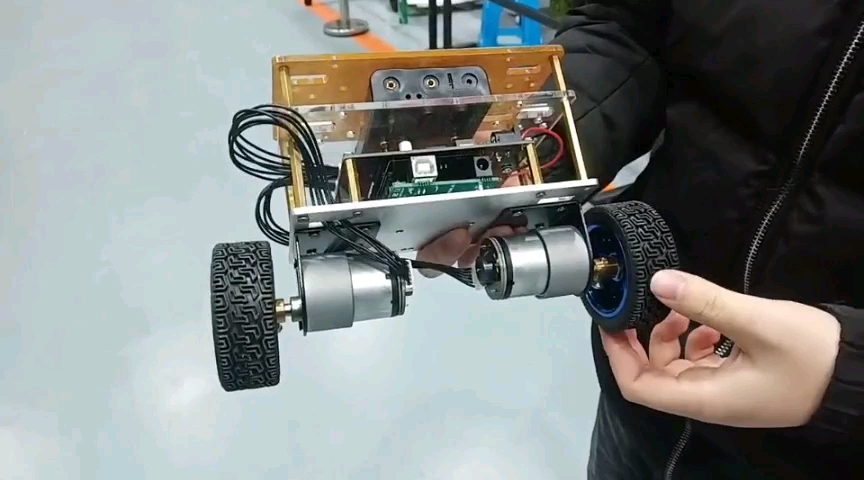 基于Arduino和MPU6050板的动平衡小车显示