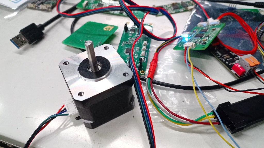 带加减速度的步进电机声音听着还挺爽ߘ