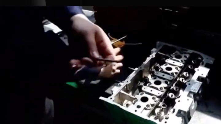 霍尔开关在汽缸磁阀开关中的应用#霍尔传感器##电子元器件##元势...