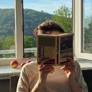 小李今天见到老王了吗 