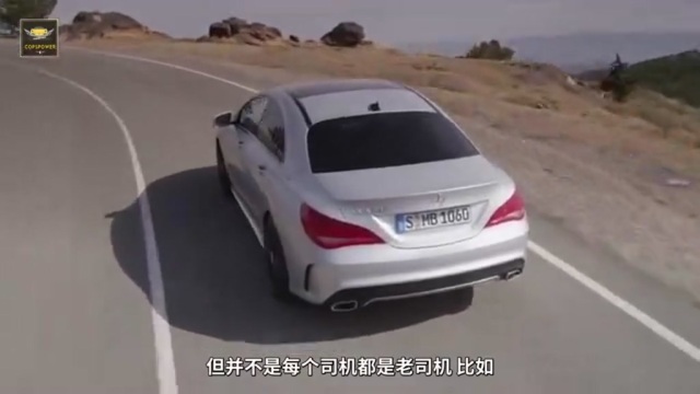手动挡在半坡上正确起步的两种方法,最适合新手!