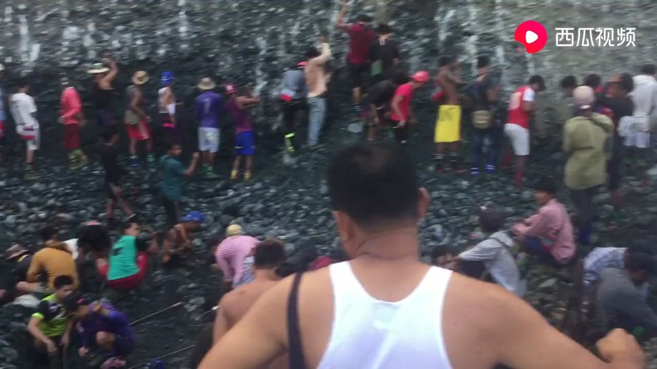 实拍缅甸翡翠矿区:零距离带你体验挖玉人的艰辛!