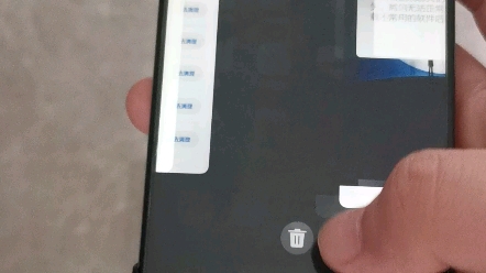 空间不足时,微信是最大的毒瘤,反复重启弹窗提示,几乎不能操作。