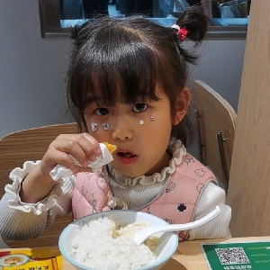 战地记者小严 