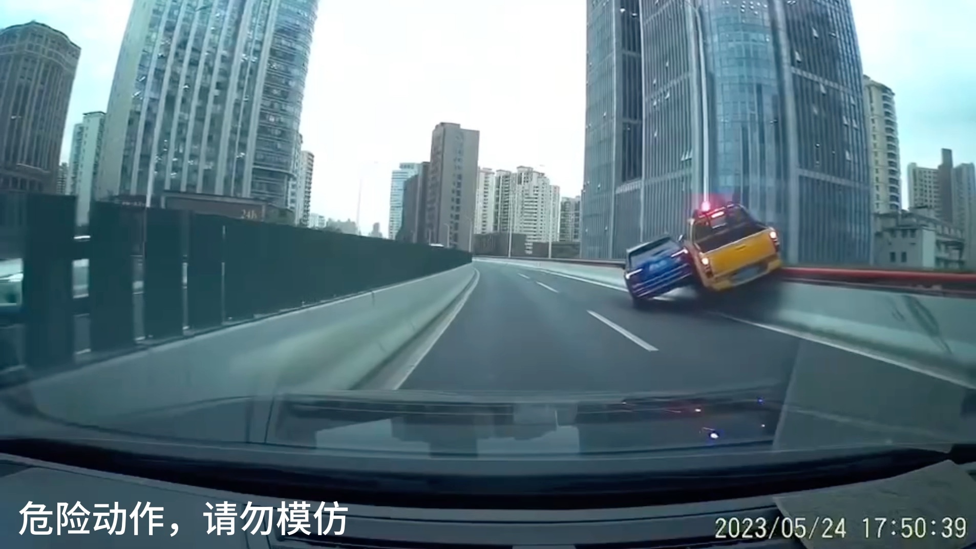 路遇霸道路怒事件全记录,到底是什么原因会造成这样的事故,评论区...