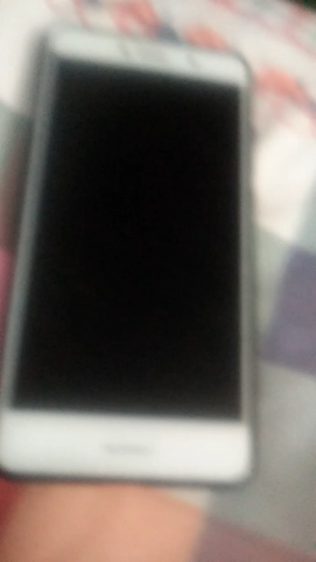 大家以后记得吃东西的时候吧使用的窗口化的应用全部关掉尤其是华为...