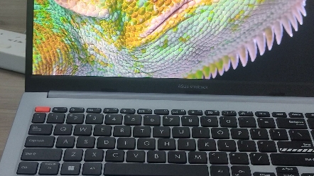 华硕 无双 15 屏 音质 欣赏