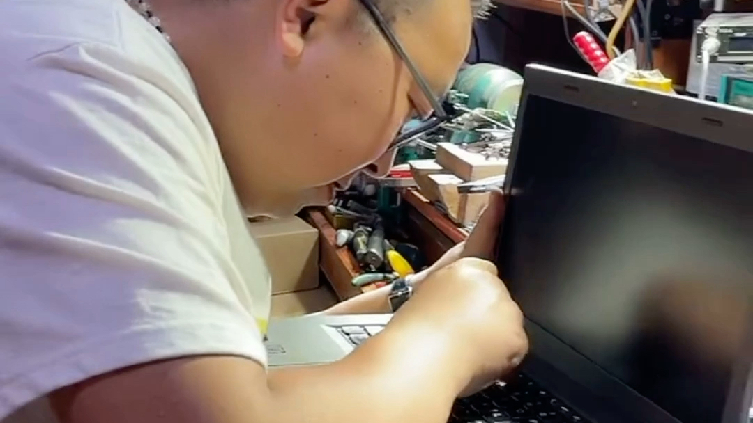 IBM Thinkpad L450主板不开机状态 主板维修已搞定