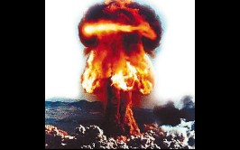 核弹爆炸蘑菇云图片