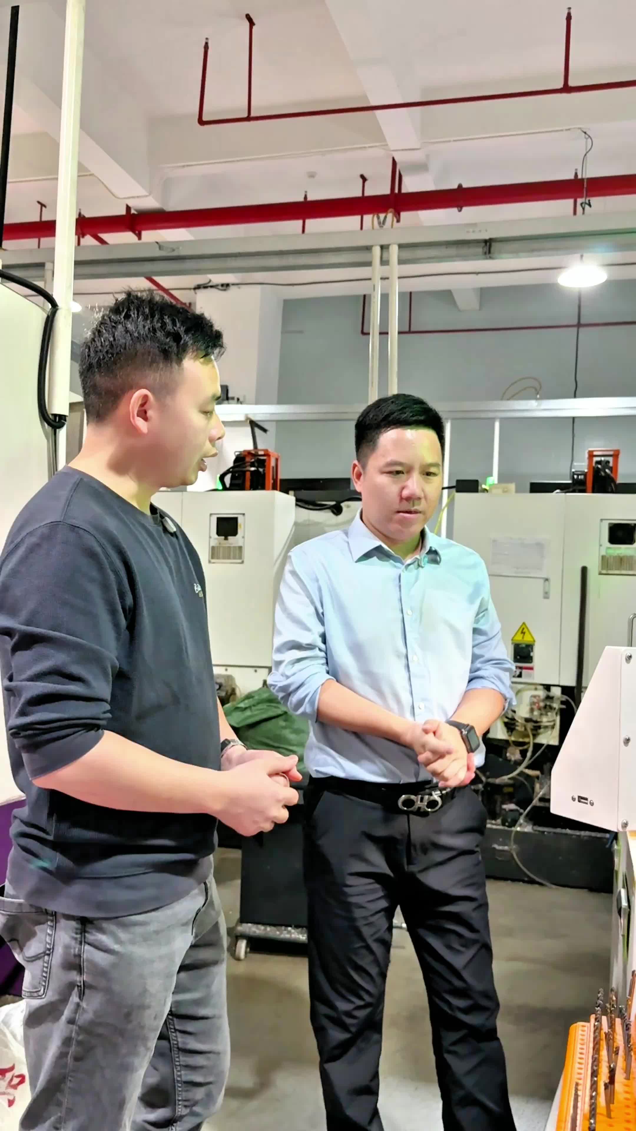 ...自动磨刀机使用的怎么样!#纽弗斯全自动磨刀机 #磨刀机 #铣刀#CNC...