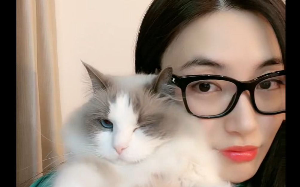 【戴萌】想出门工作想自由|打喷嚏时扭伤了腰|连线点歌鸦雀无声|丢失...