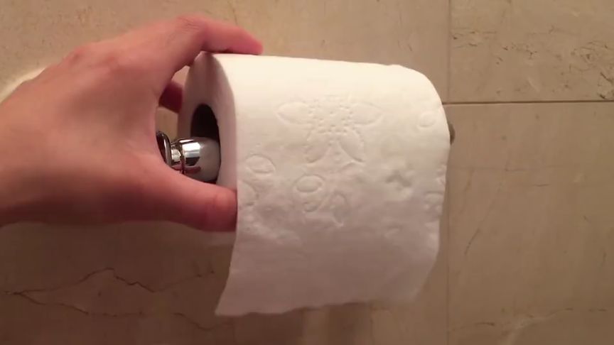 黄色和白色卫生纸哪种好造纸厂员工说出真相,这样选最好
