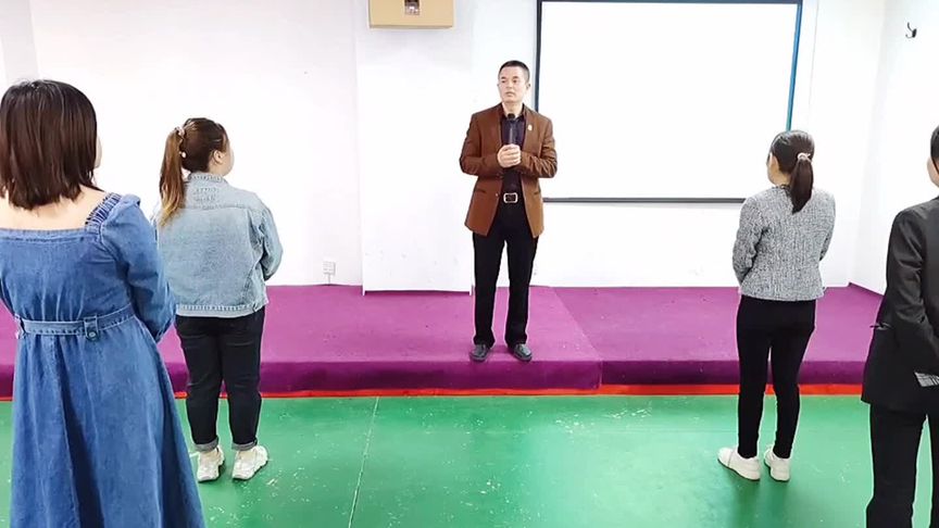 #晨会创意100个案例 做服装的,做电商的晨会内容,如何开好晨会