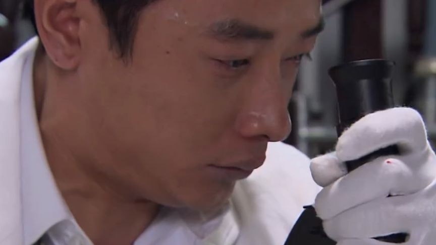 男子呕心沥血研发抗生素,最后关头终于研发出来,看着太揪心了