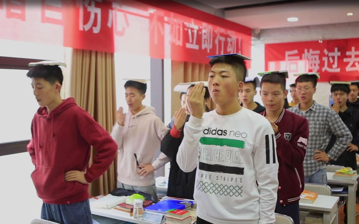 ...艺考培训多少钱-甘肃播音艺考机构-看看兰州青苹果传媒艺考怎么说