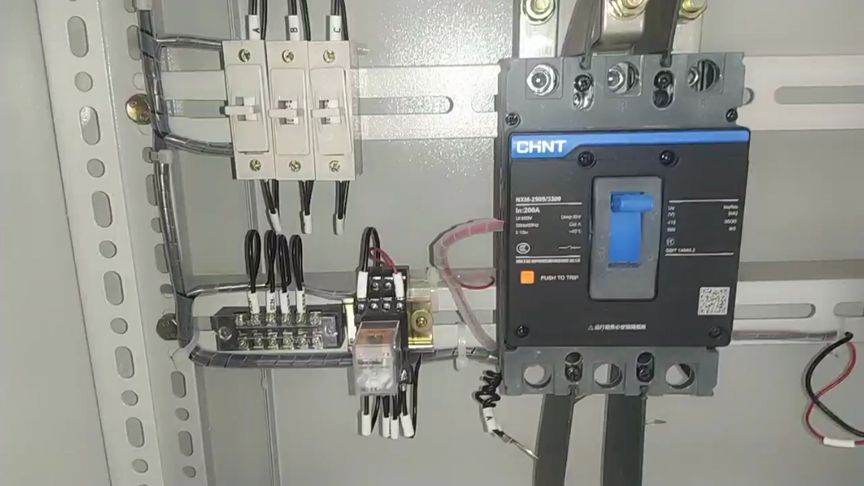 新手电工分励脱扣器接线时应该注意什么