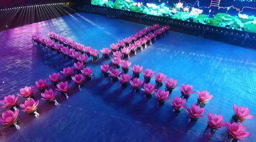 记得18年的夏天,学校派下的政治性任务,