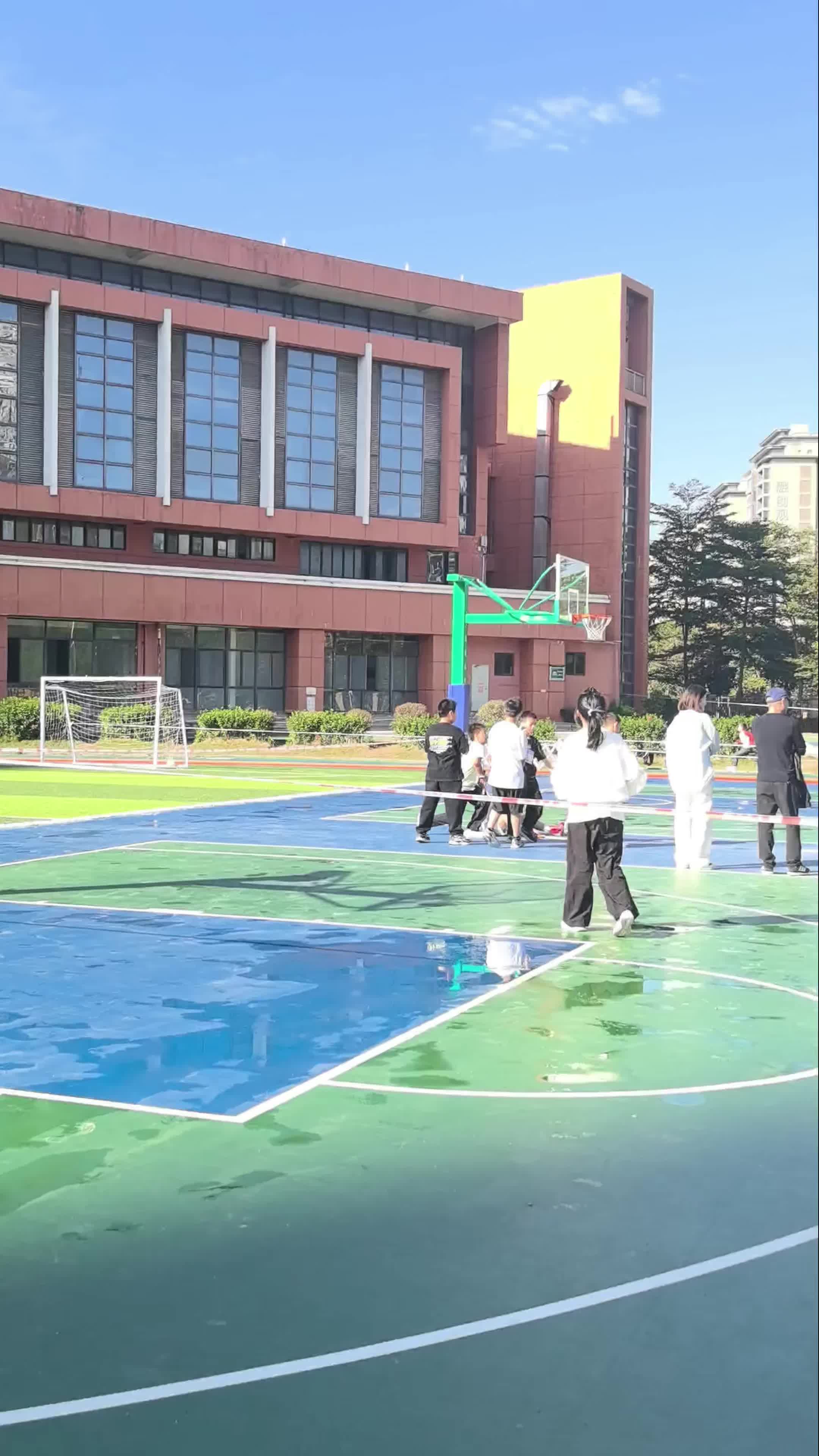 ...读懂坚持的意义#人类幼崽成长计划 #记录校园生活 #运动会#体育精神