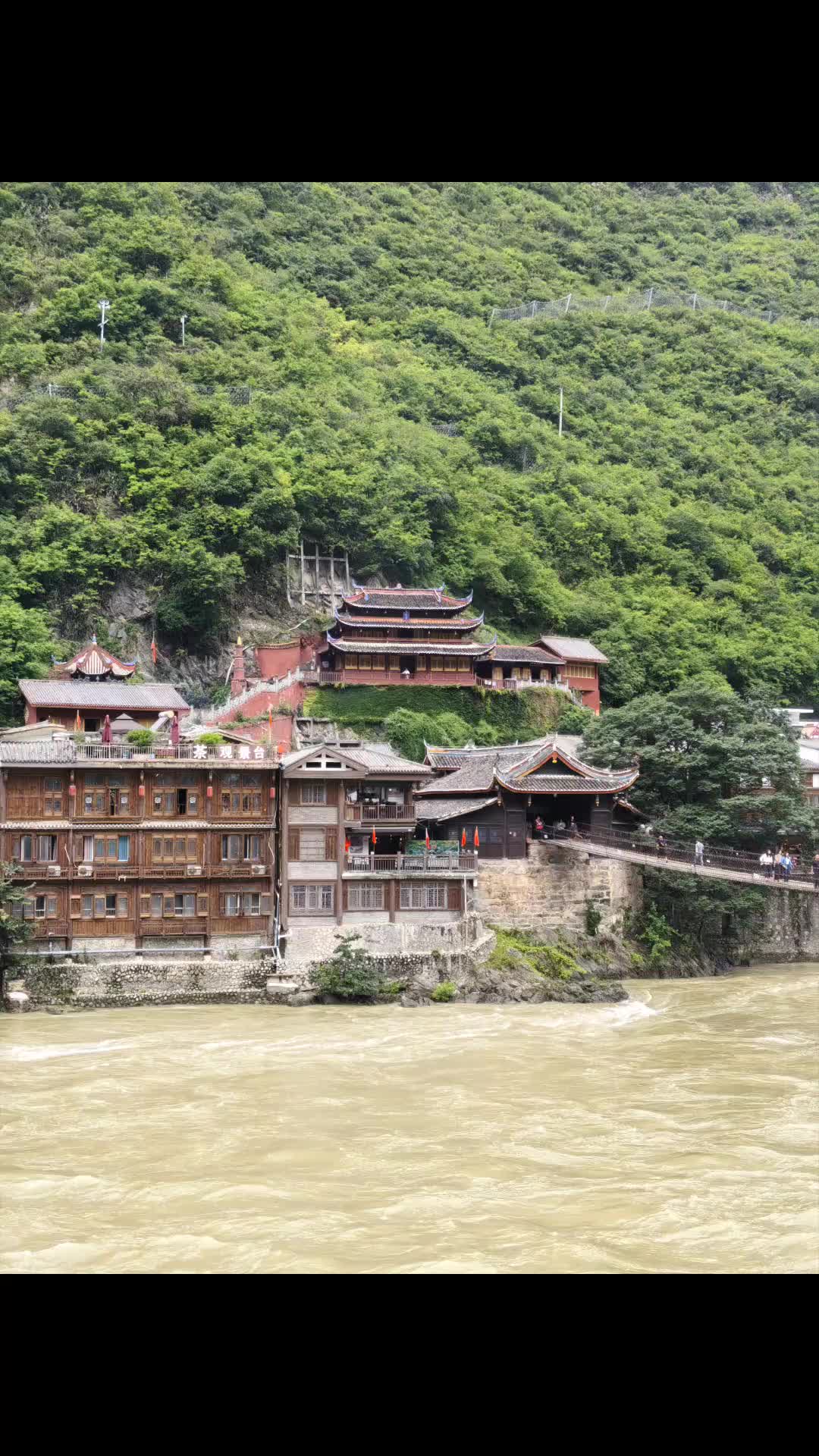 #泸定桥 大渡河滔滔滚滚,红军强渡大渡河后飞夺泸定桥