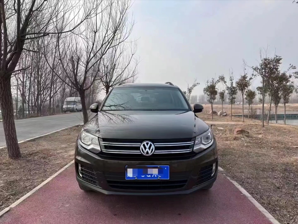 ...真皮座椅 个人一手 两处补漆 内饰几乎0磨损 价格便宜 喜欢的来8.XX