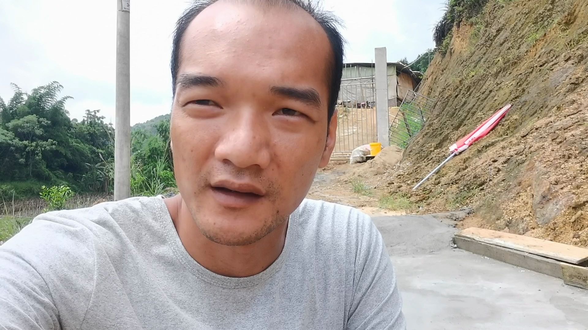 进猪场做的消毒池，这样做能行吗