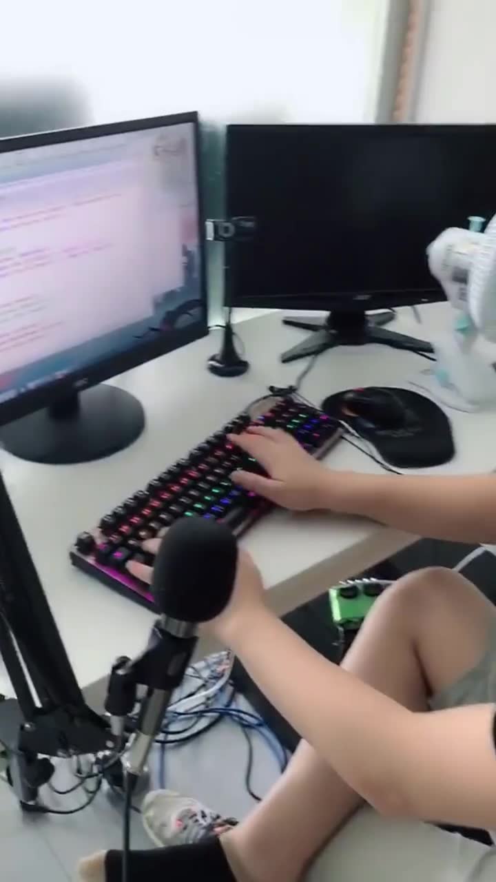 抠脚大汉用python 代码画小白兔#程序员