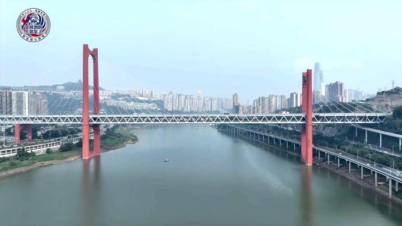 ...全国最深地铁站里,步步登高,全力冲刺!#全国消防宣传月#安全用火用电