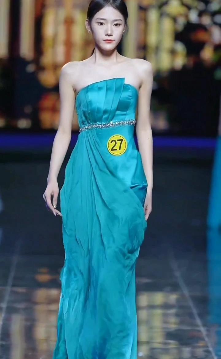 六届大学生模特大赛全国总决赛#性感美女##穿搭##模特赛场#