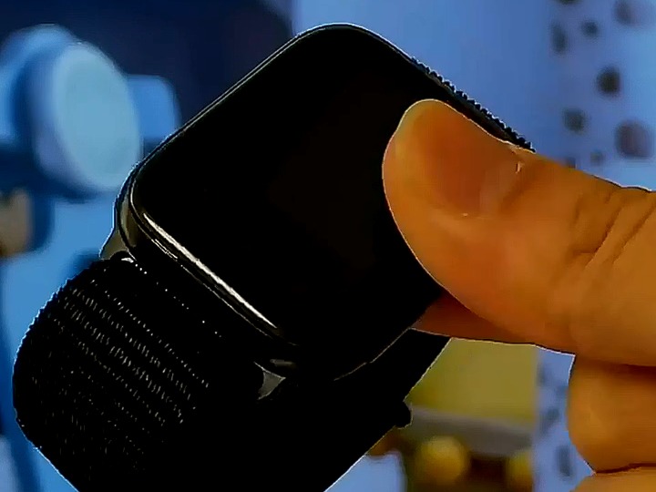 AppleWatchSE:舒适佩戴体验。