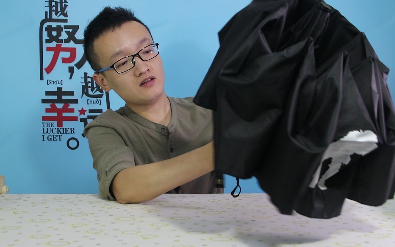 测评一款全自动的雨伞,打开和收回来都一键完成,太高科技了吧