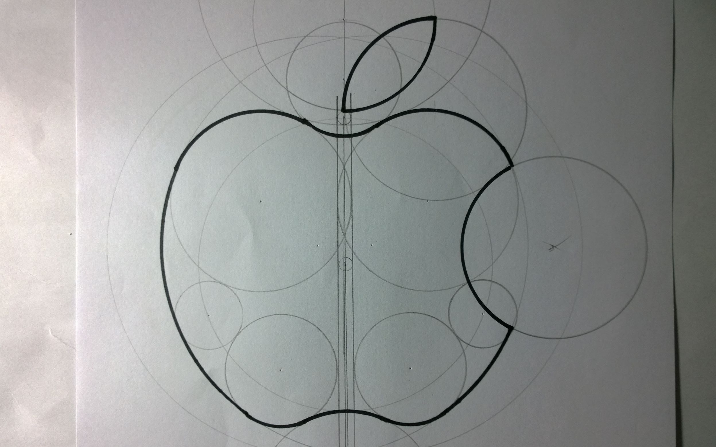 【尺规作图】手绘一个乔布斯的苹果Logo