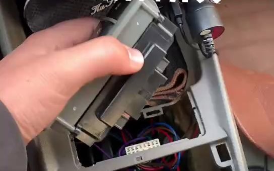 新赛欧更换玻璃升降开关