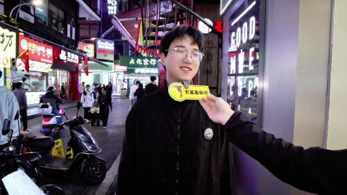 街头采访黄埔军校一任校长是谁?