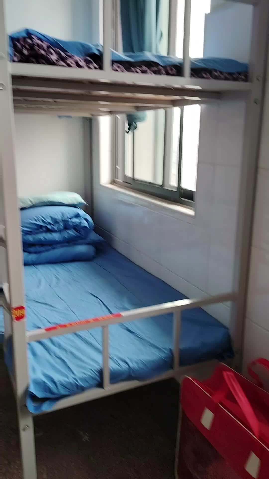 看看宝贝们的新宿舍,八人间,宽敞明亮,已经可以了哈#新学期新开始 #...