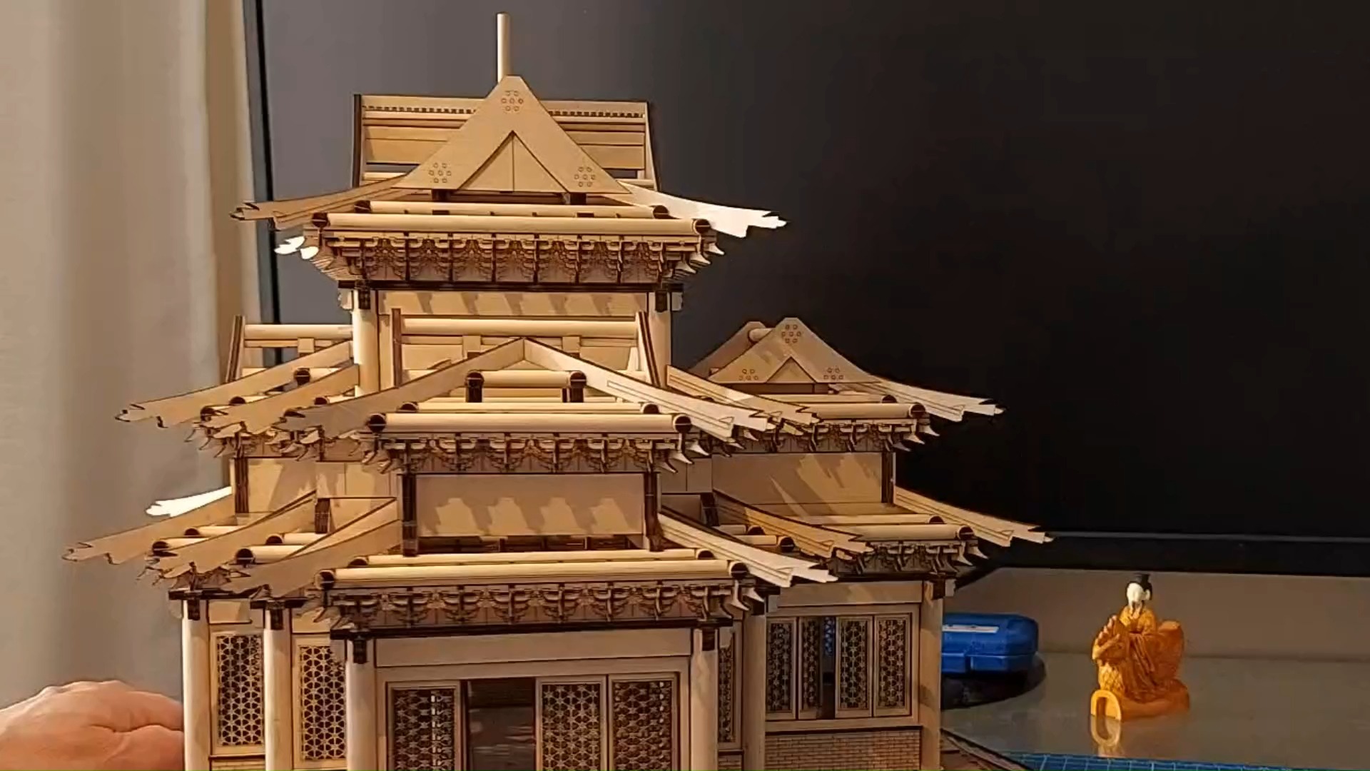 古建筑,新技术 - 激光技术制作故宫角楼结构模型