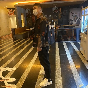 康小康团队华少 