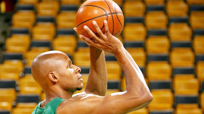 篮球技巧教学:搞定这3个投篮挑战!大幅提升你的投篮水准!