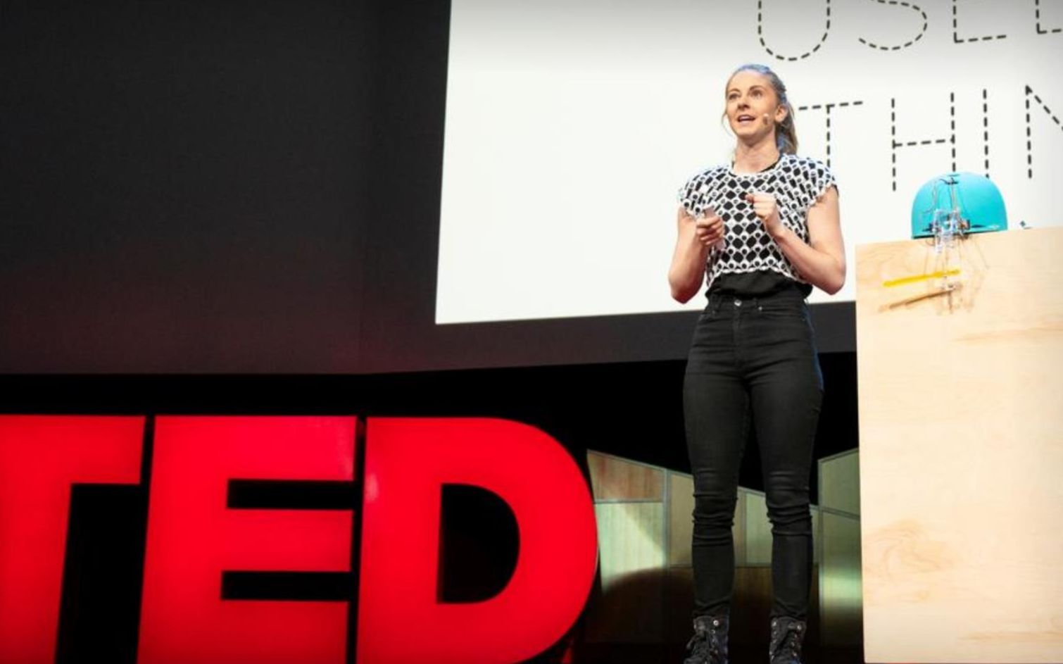 【TED 2018】为什么要制造无用的东西?