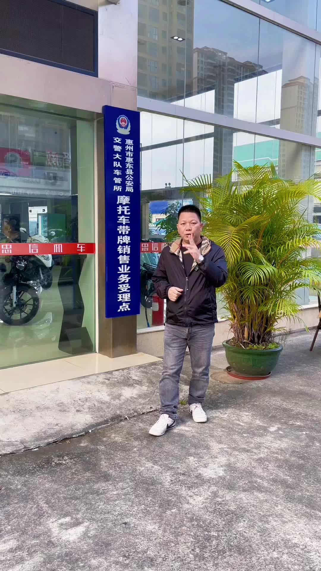 近期很多地方销售的电动自行车现在已经转变成电动摩托车销售了,...