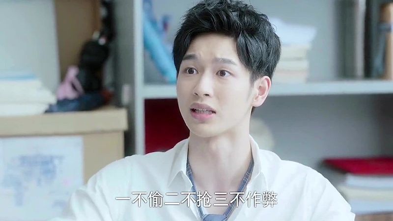 倒数第一抄倒数第三的卷子,竟然连名字都抄写了,这也太奇葩了吧