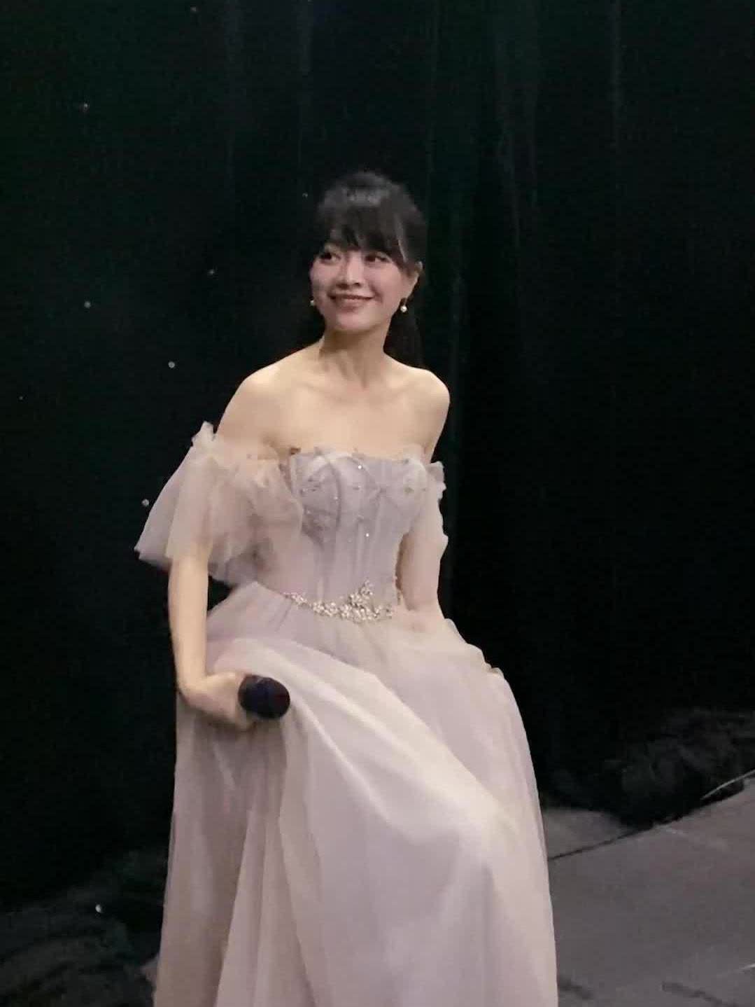 久违的倒计时,它来了!节目都倒计时准备了,主持人还在晚会现场怎么办?