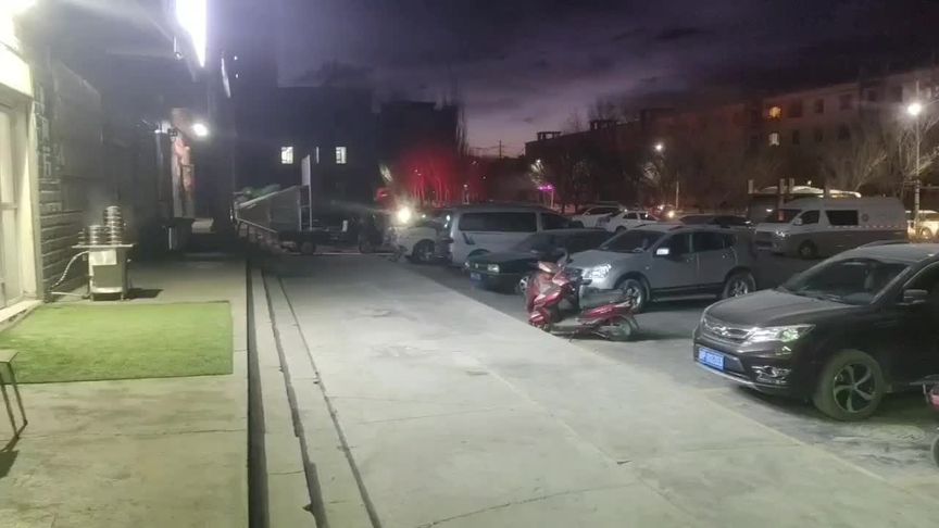 现在是北京时间早晨9:30天还没有亮,你们是不是工作一个小时了?