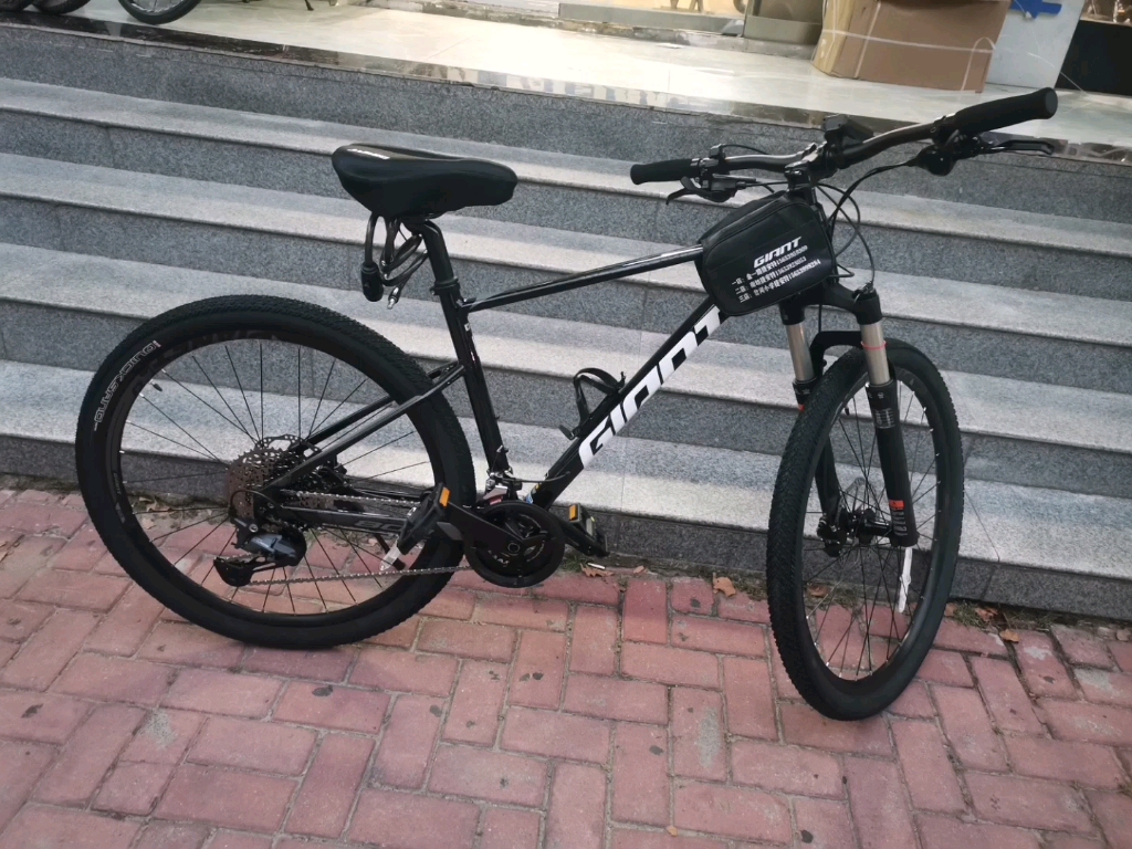 捷安特XTC 800走一台,2024款变速前二后十一 22速。