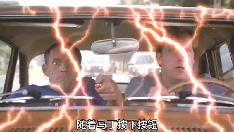 男人竟将车子开进了马桶里