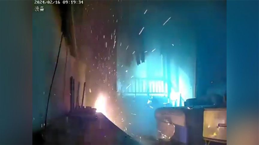 又一起!电动车火灾频发,但还是有人敢把锂电池带回家充电!