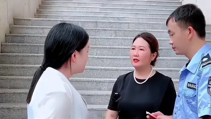 管理欺负保安,老板娘现场整治歪风邪气