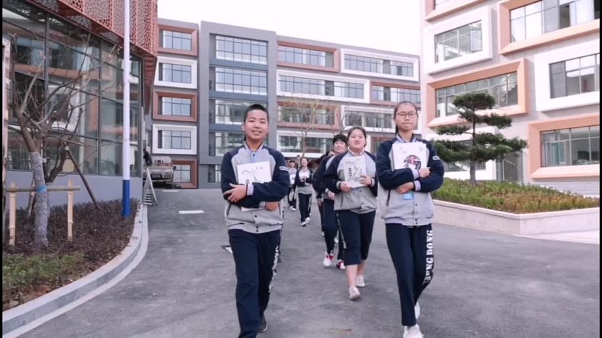 新初中,新班级,二周时间创办二份班刊,多喜悦