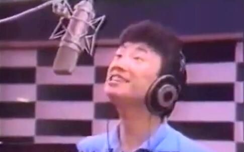 费玉清1985年与群星合唱,2分15秒高能!