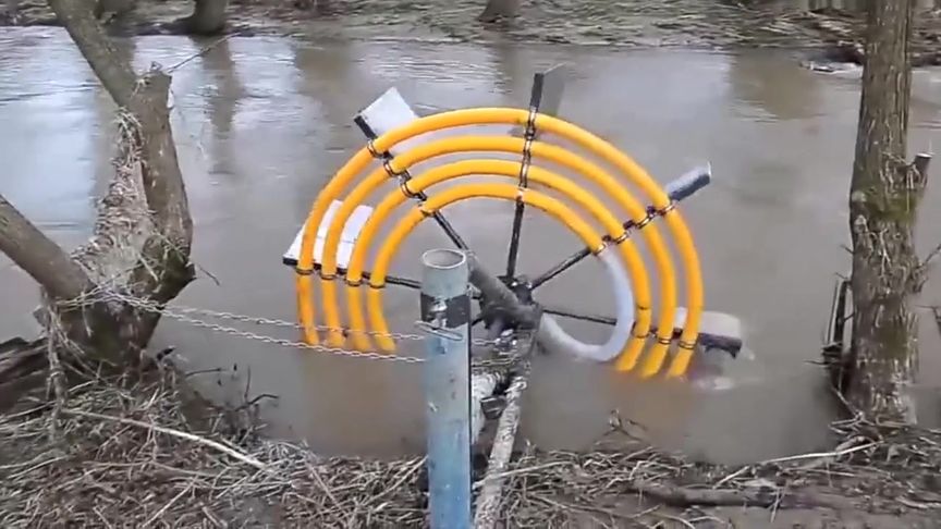 一个水车利用水流的动力,就能把水池灌满,这是什么原理