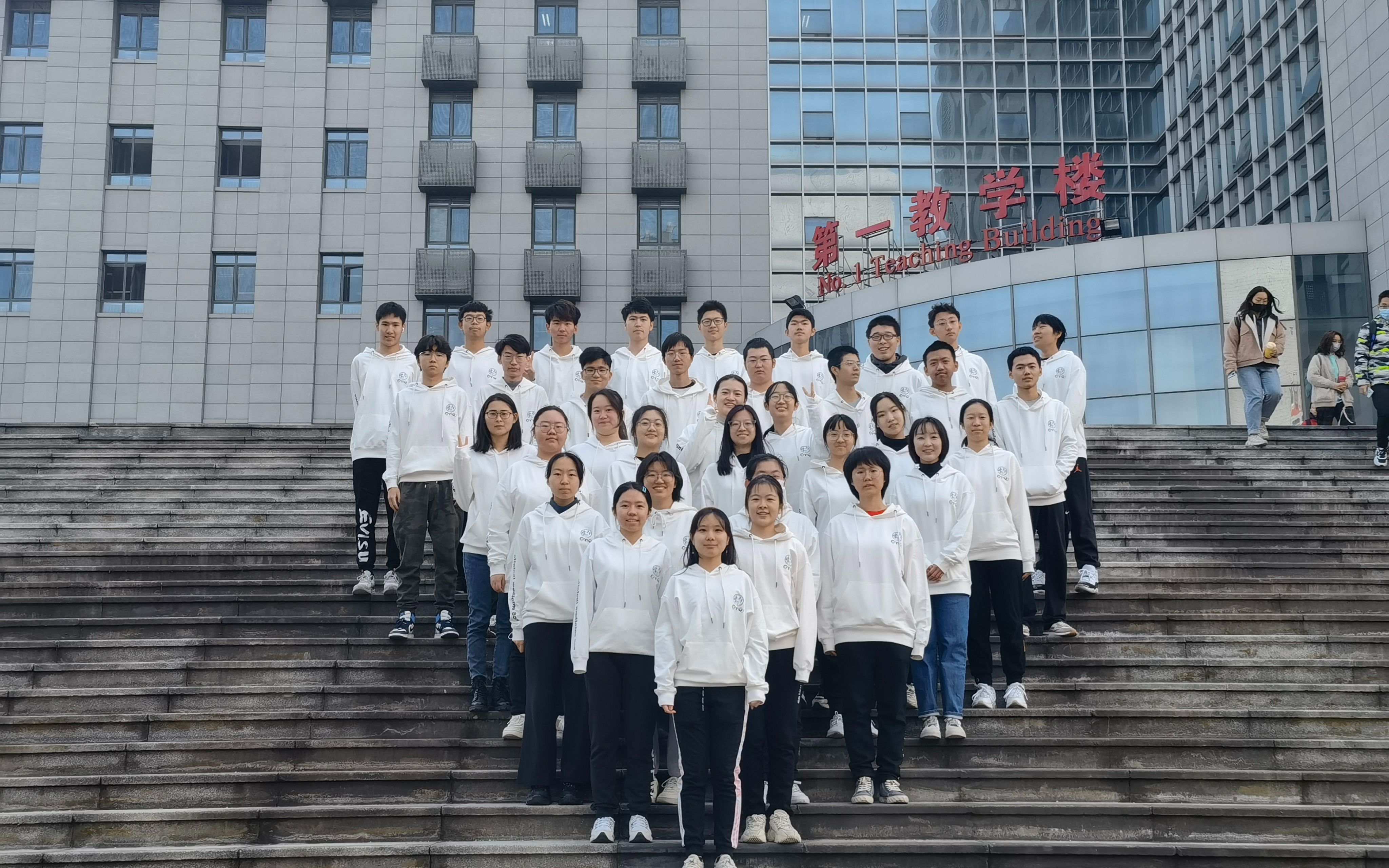 首都医科大学21级班徽班服设计大赛临床医学(5+3)3班宣传视频